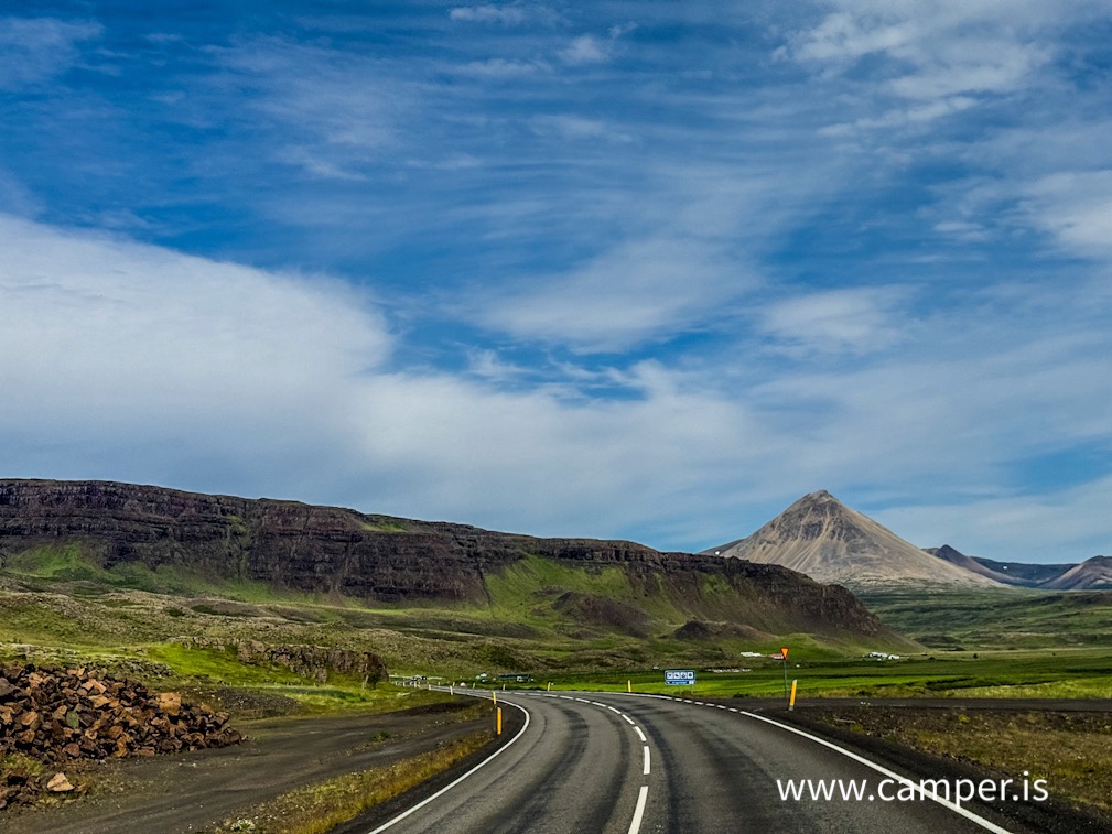 landslag – 1 (2) - Camper Iceland - Motor Home, 4x4 Camper for rent in ...